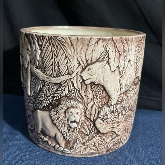 Accents | Vintage Ceramic Duncan Planter Pot With Lions Dark Brown ...